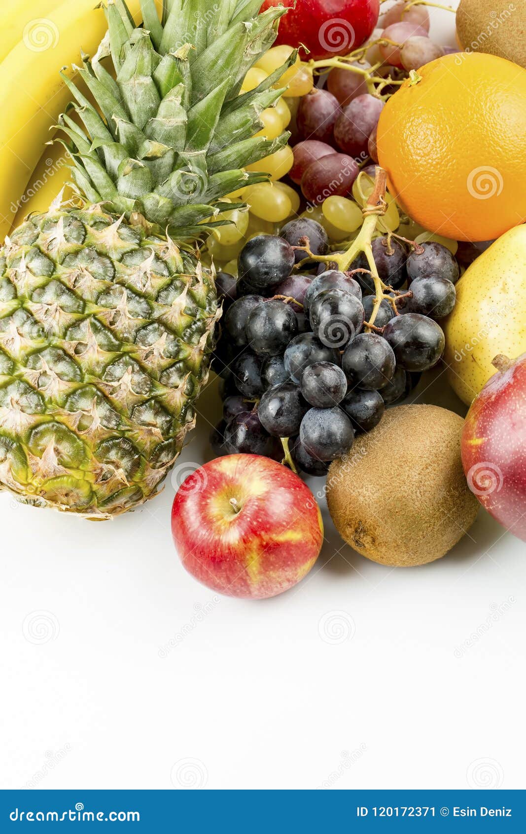 Frutas en el fondo blanco imagen de archivo. Imagen de dulce - 120172371