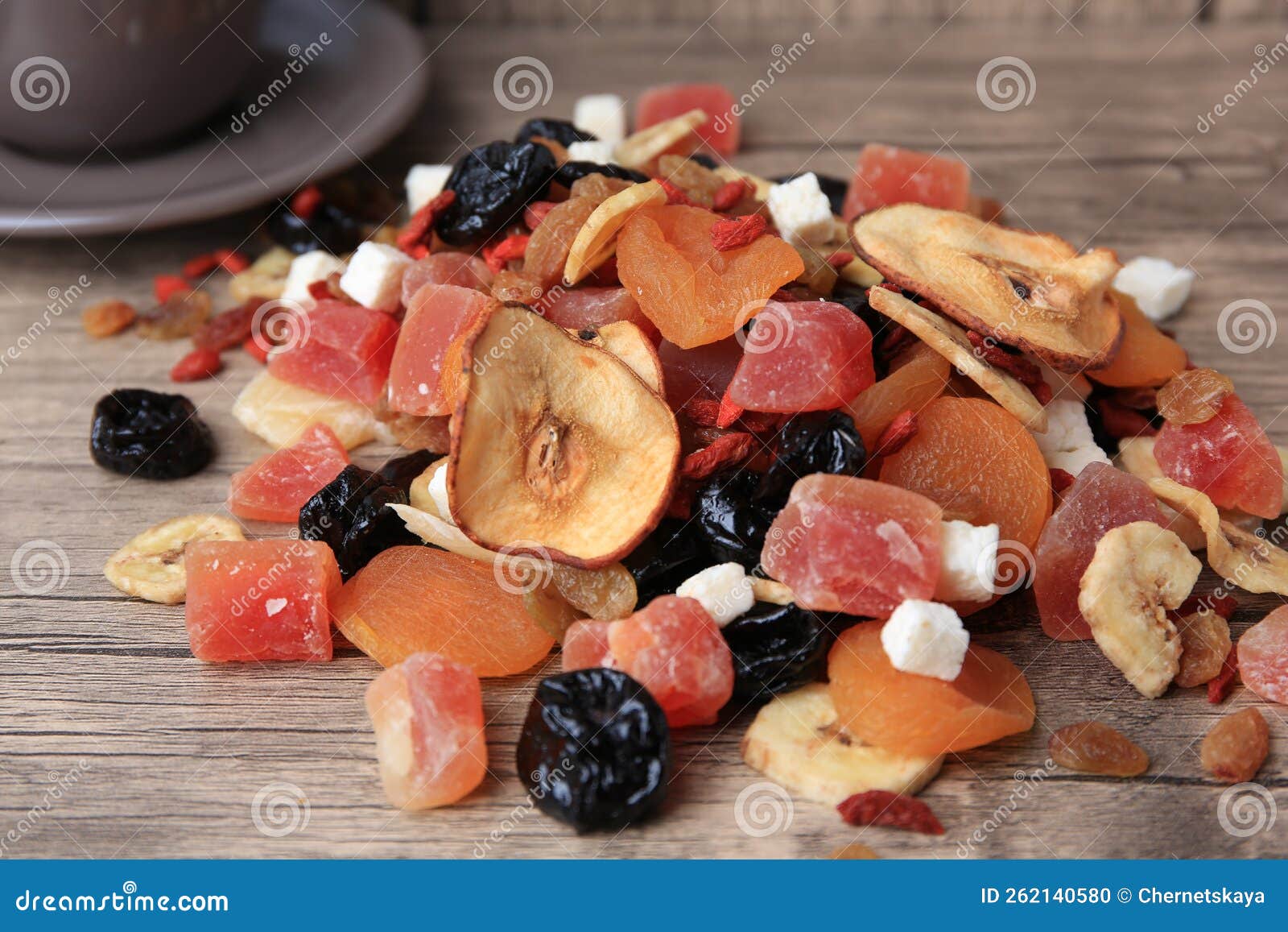 Frutas Secas Diferentes En Mesa De Madera Foto de archivo - Imagen de ...
