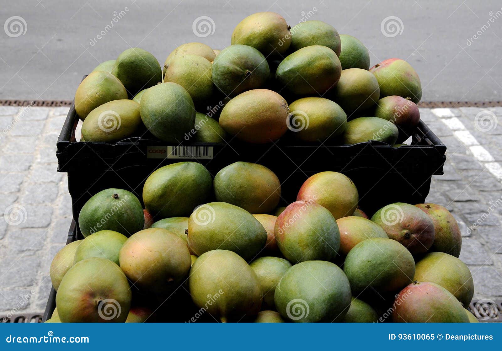 FRUTO DA MANGA DO PERU imagem editorial. Imagem de economia - 93610065