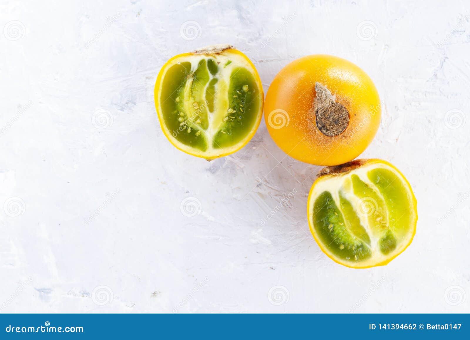 Fruto De Lulo No Fundo Branco Foto de Stock - Imagem de américa ...