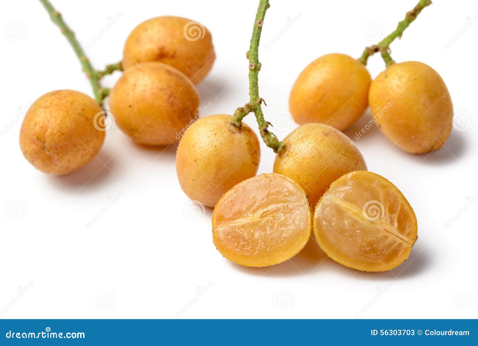 Fruto de Wampee imagem de stock. Imagem de folha, fruta - 56303703