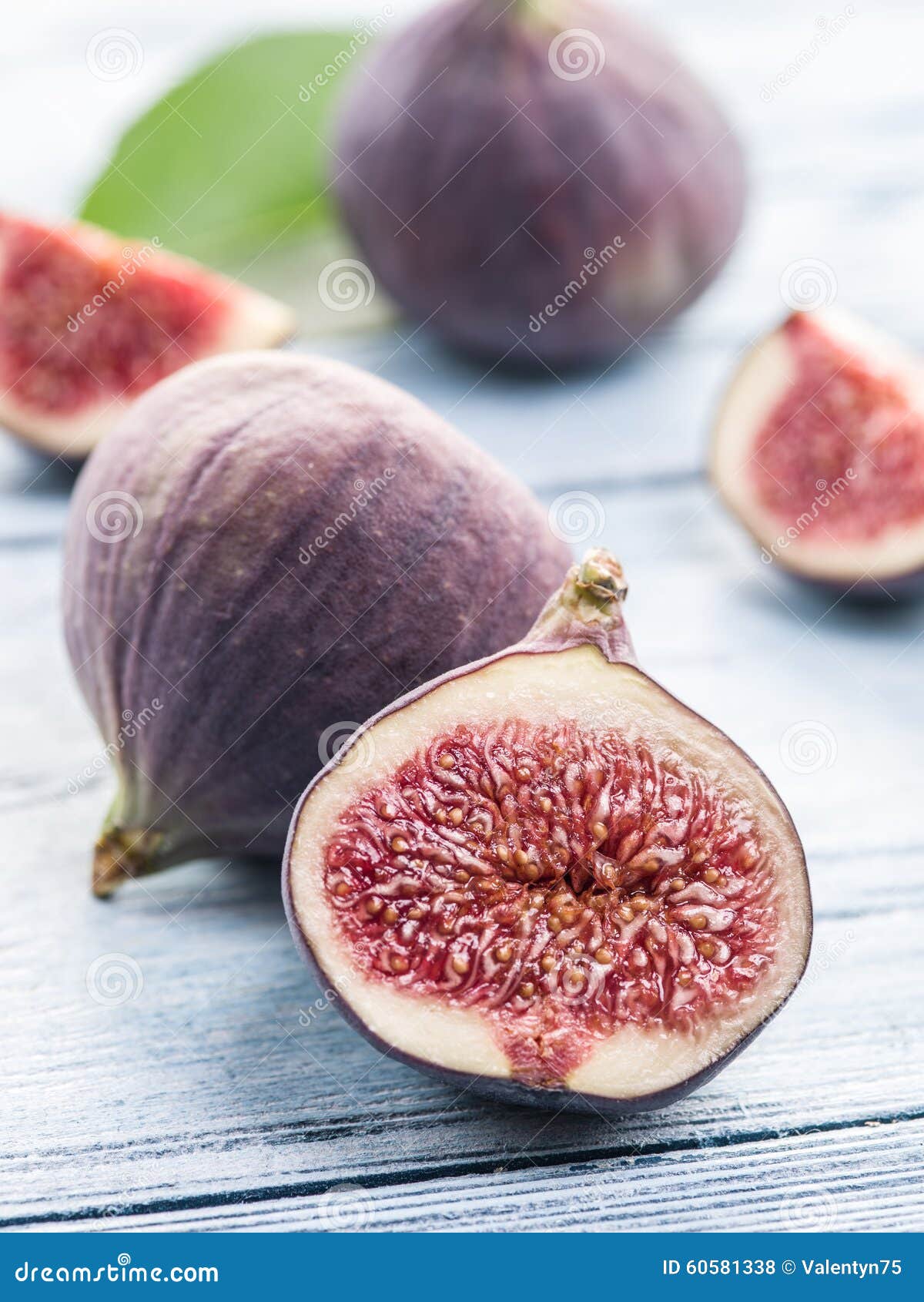 Fruto Maduro Do Figo Na Tabela De Madeira Foto de Stock - Imagem de ...