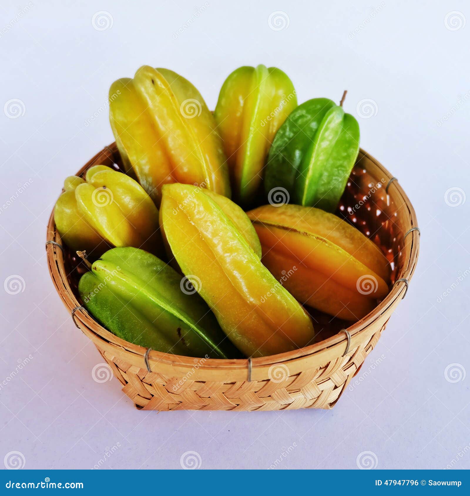 Fruto Tropical Na Cestaria De Bambu Foto de Stock - Imagem de frutas ...