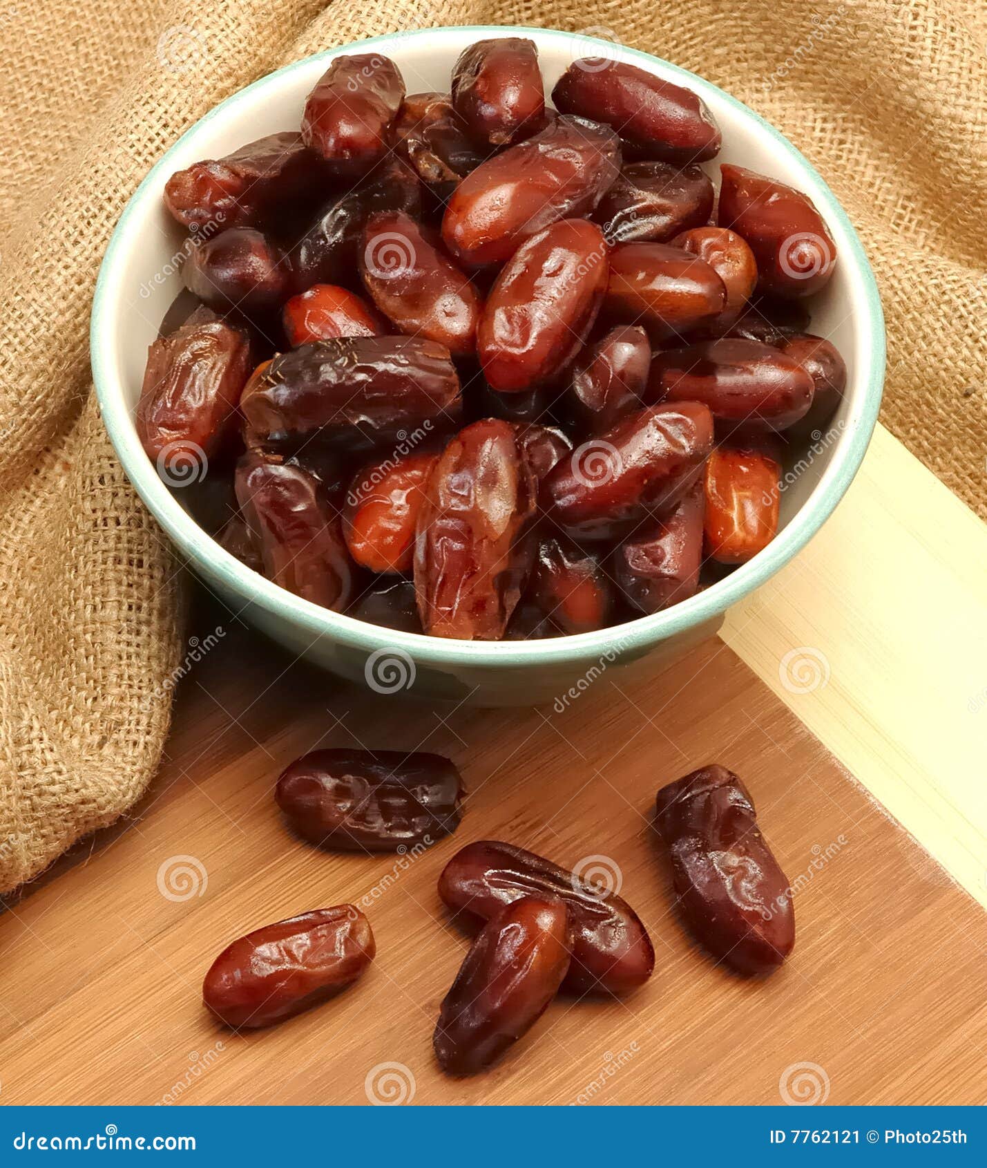 Frutta della data immagine stock. Immagine di dolce, arabo - 7762121