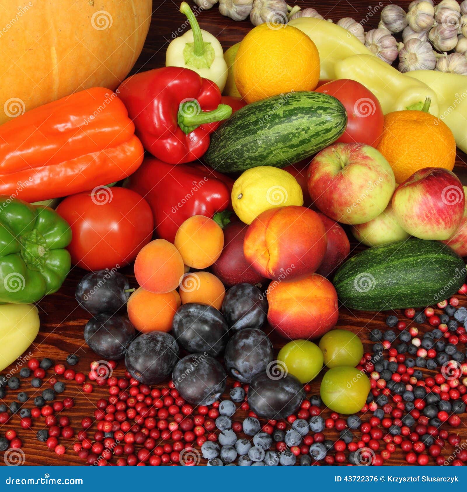 Frutta e verdure fotografia stock. Immagine di rosso - 43722376