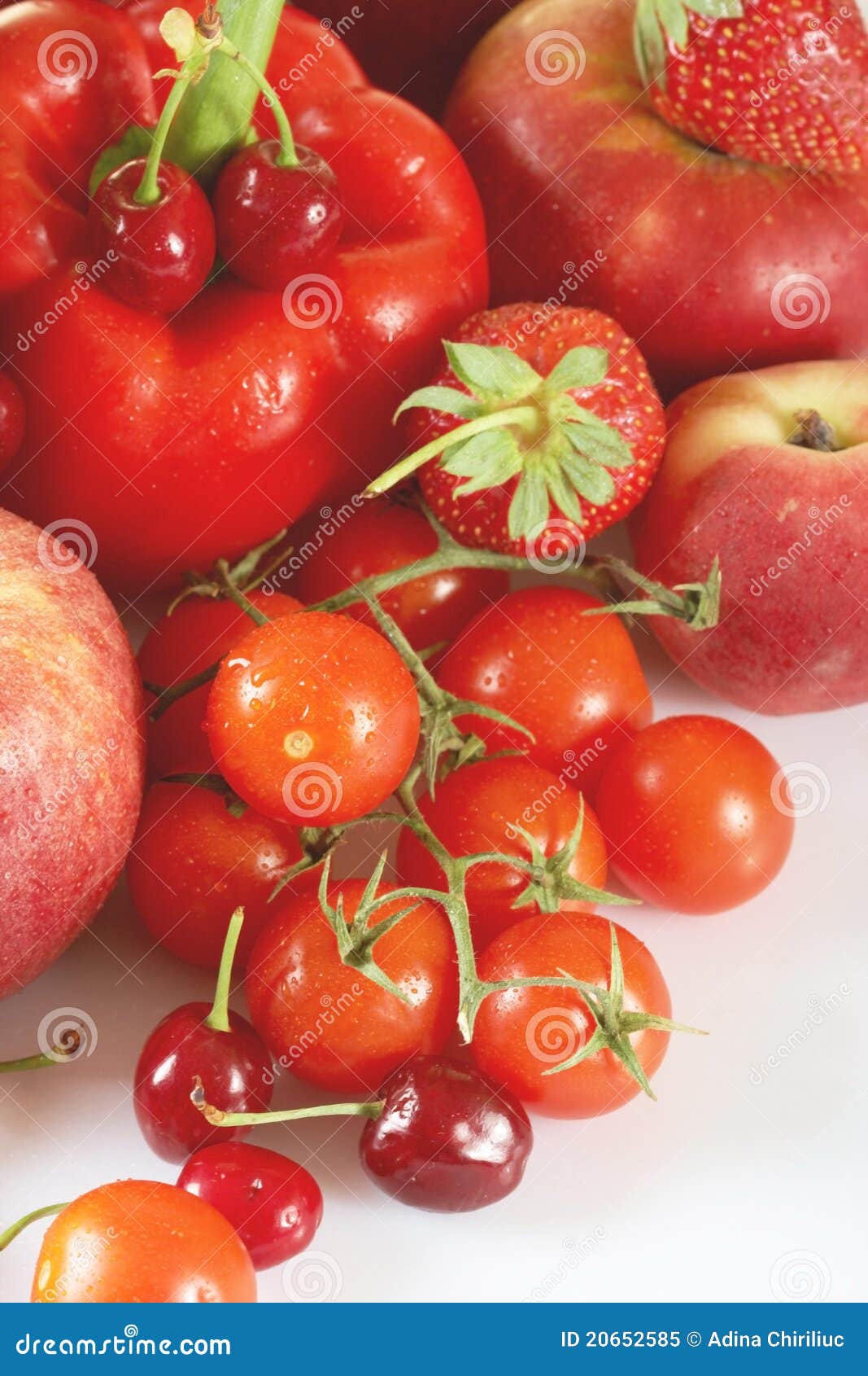 Frutta e verdure rosse immagine stock. Immagine di peperoni - 20652585