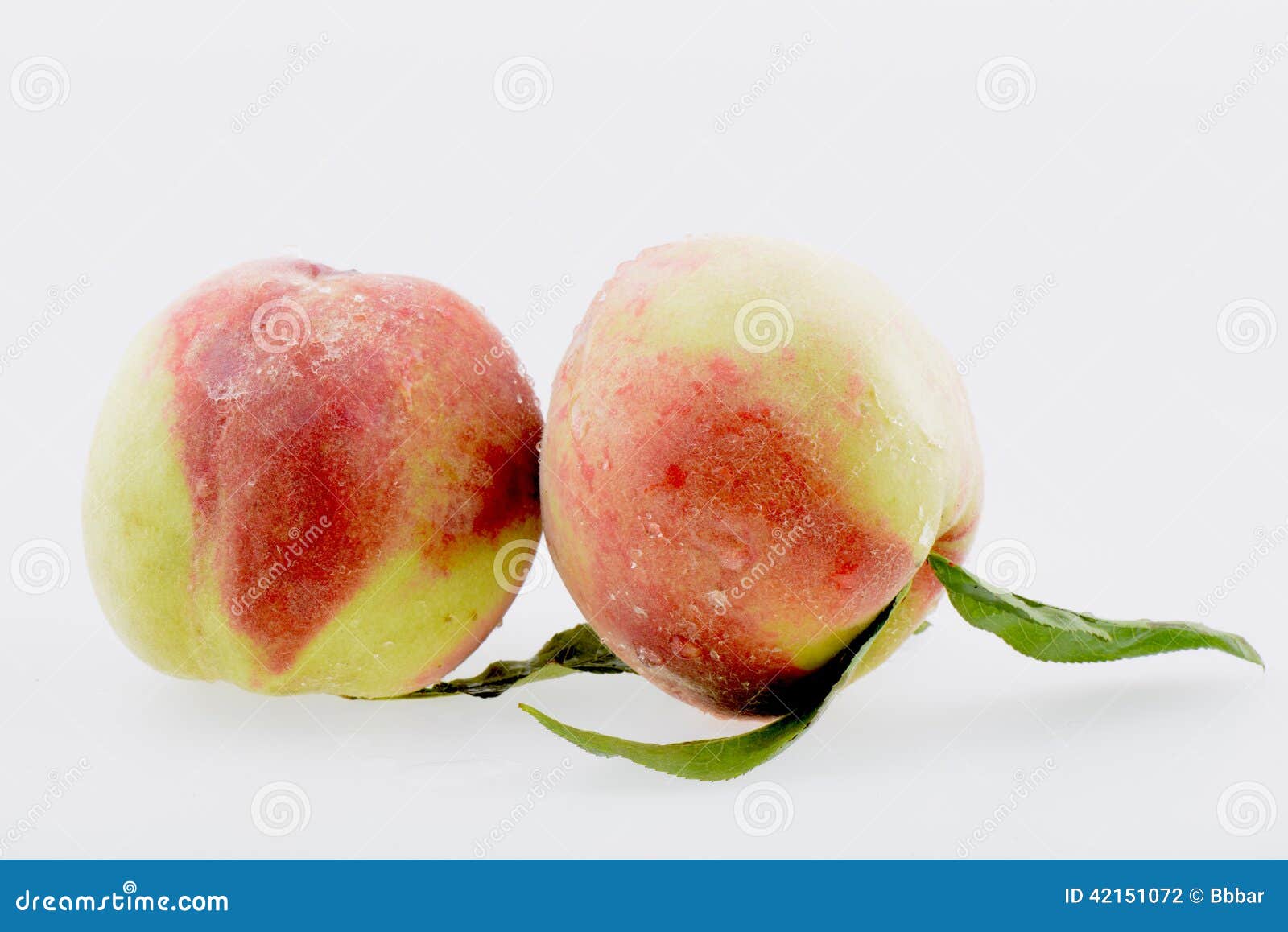 Frutta fresca della pesca fotografia stock. Immagine di spremuta - 42151072