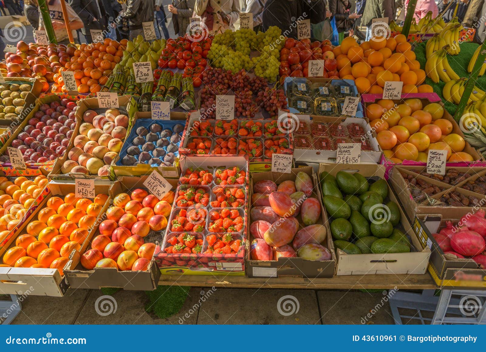 Frutti Nel Mercato Di Portobello in Notting Hill Immagine Stock ... Frutti Nel Mercato Di Portobello in Notting Hill Immagine Stock ...