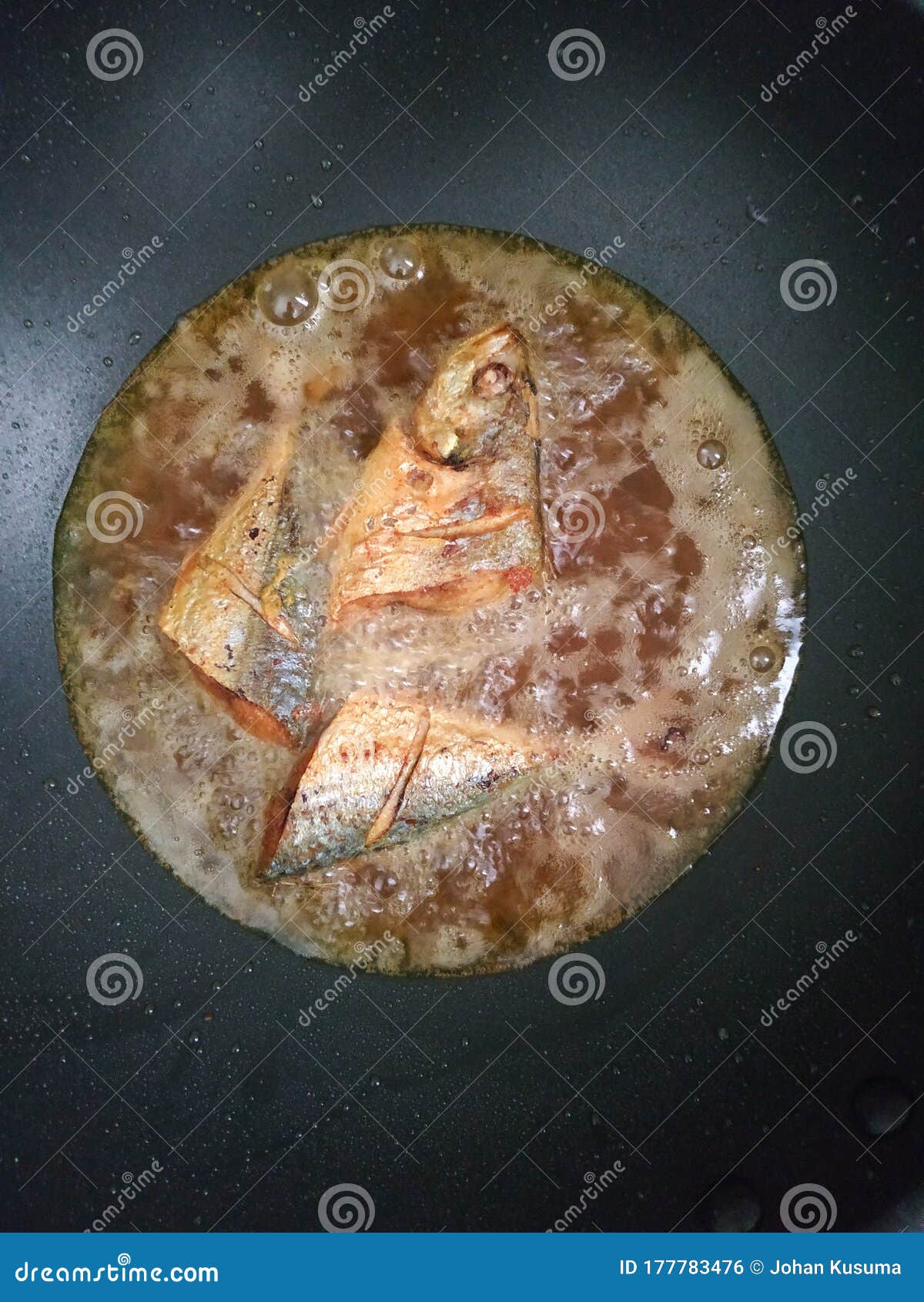 Fry Mackerel in a Frying Pan Stock Photo - Image of mackerel, country ...