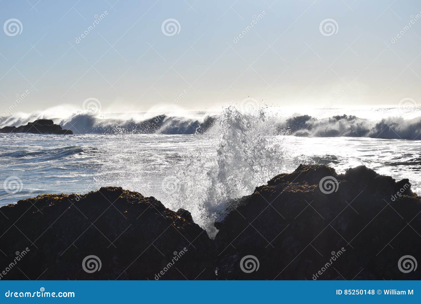 20ft Pacific Waves Crashing Against California& X27;s Highway 1 Stock ...