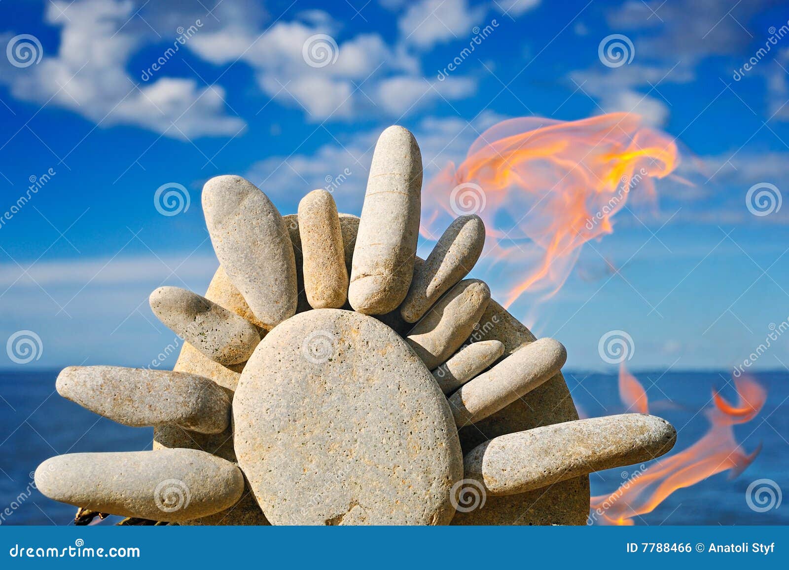 Fuego y el sol de piedra foto de archivo. Imagen de roca - 7788466