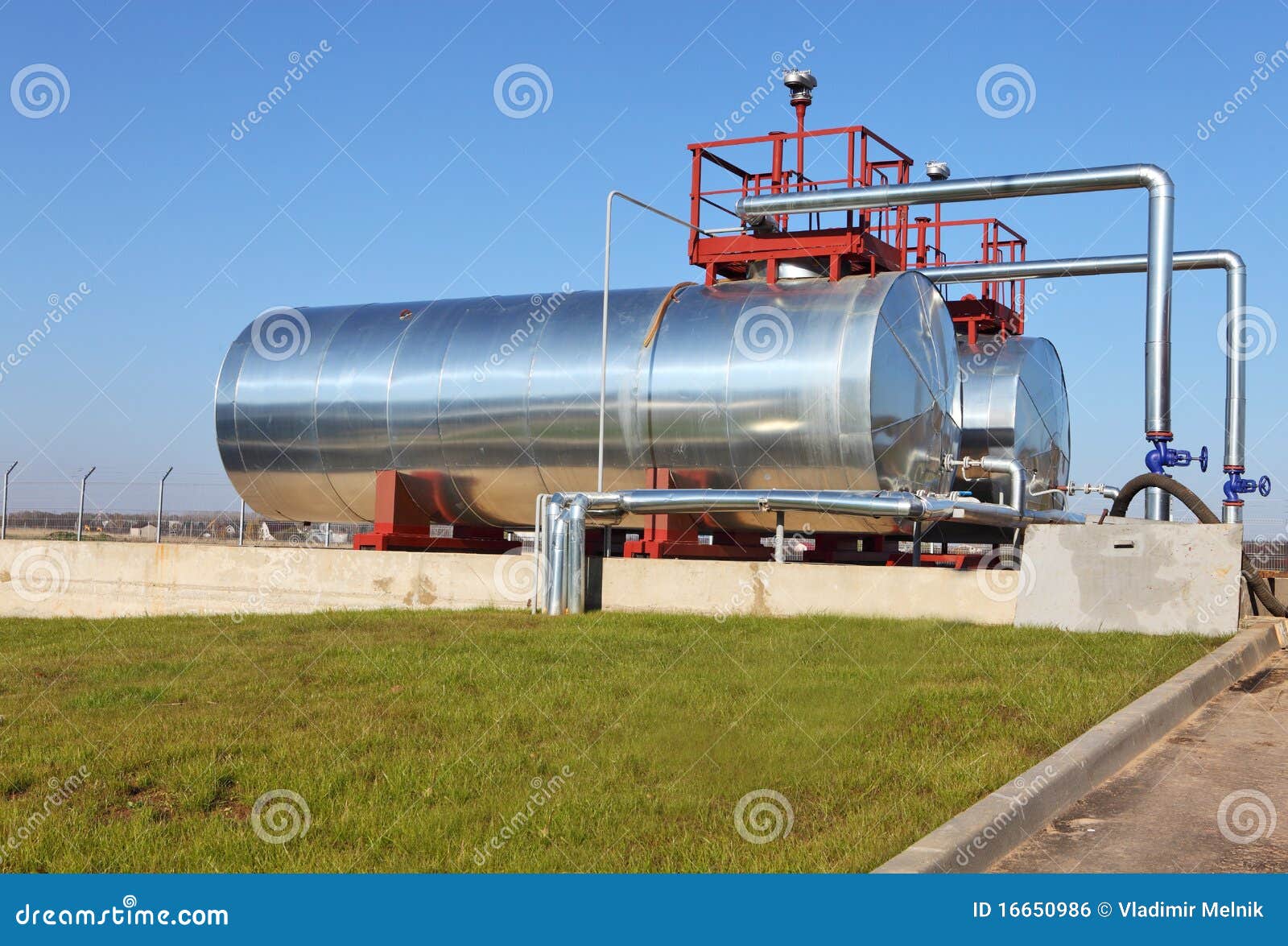 Fuel cistern stock photo. Image of compartment, industry - 16650986