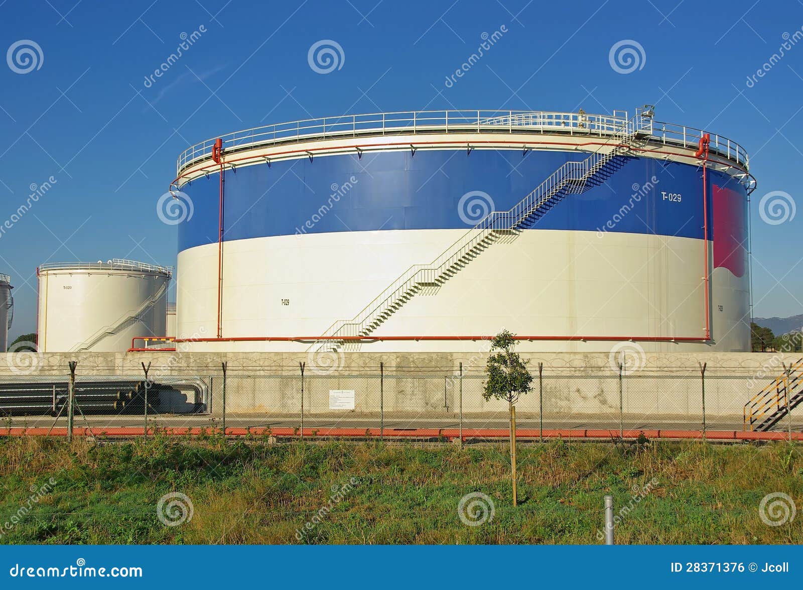 Fuel Storage stock photo. Image of fossil, gasoline, pollution - 28371376