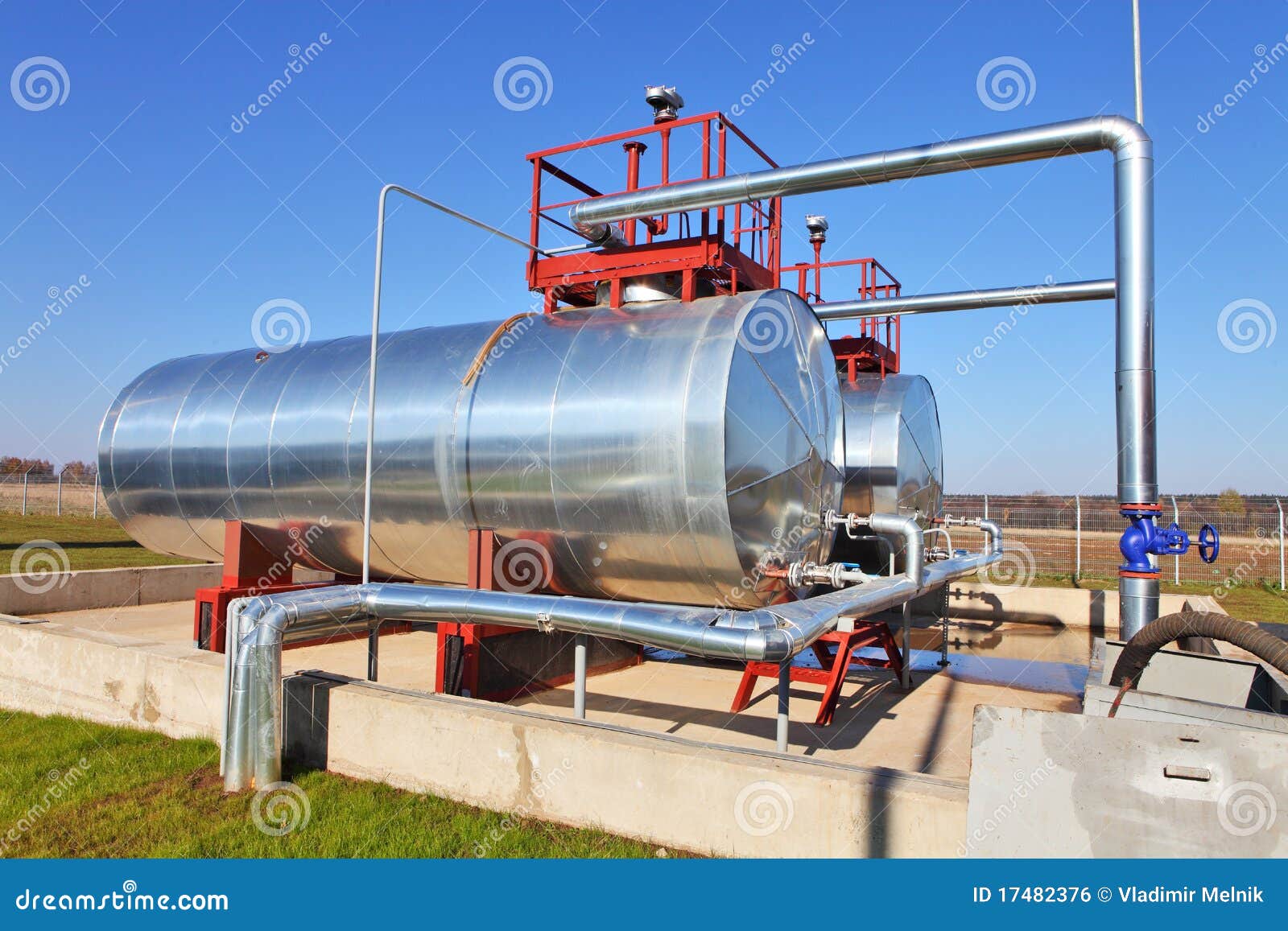 Fuel storage cistern stock photo. Image of chemical, industry - 17482376