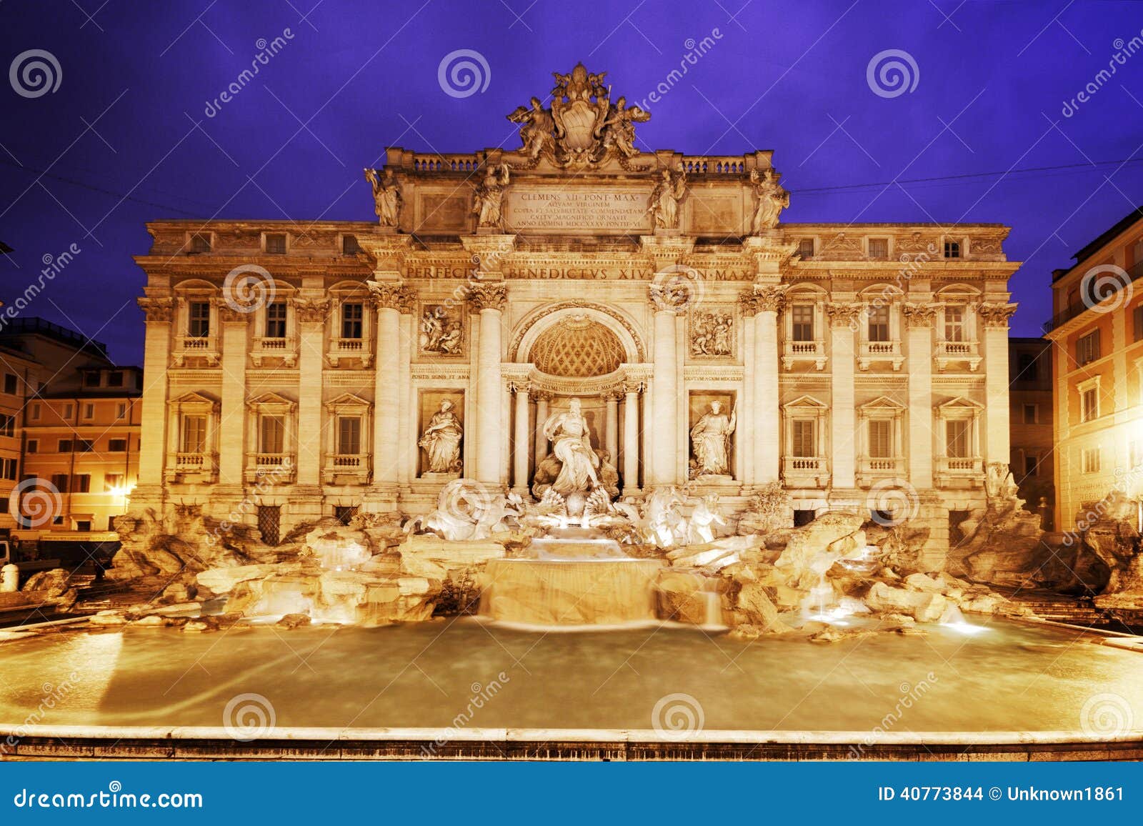 Fuente del Trevi foto de archivo. Imagen de escultura - 40773844