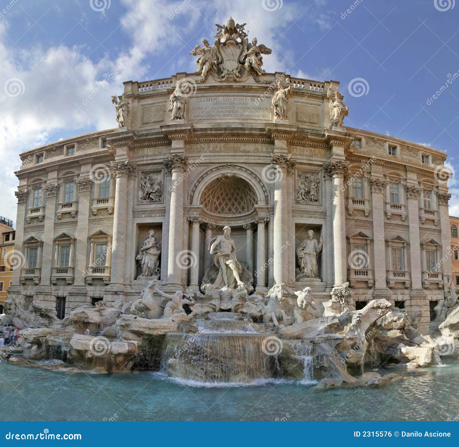 Fuente del Trevi en Roma foto de archivo. Imagen de cielo - 2315576