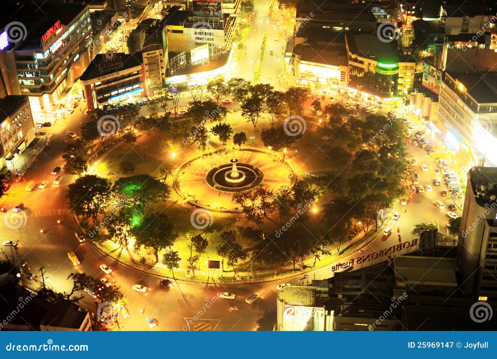 Fuente Osmena Circle at Night Editorial Photography - Image of lane ...