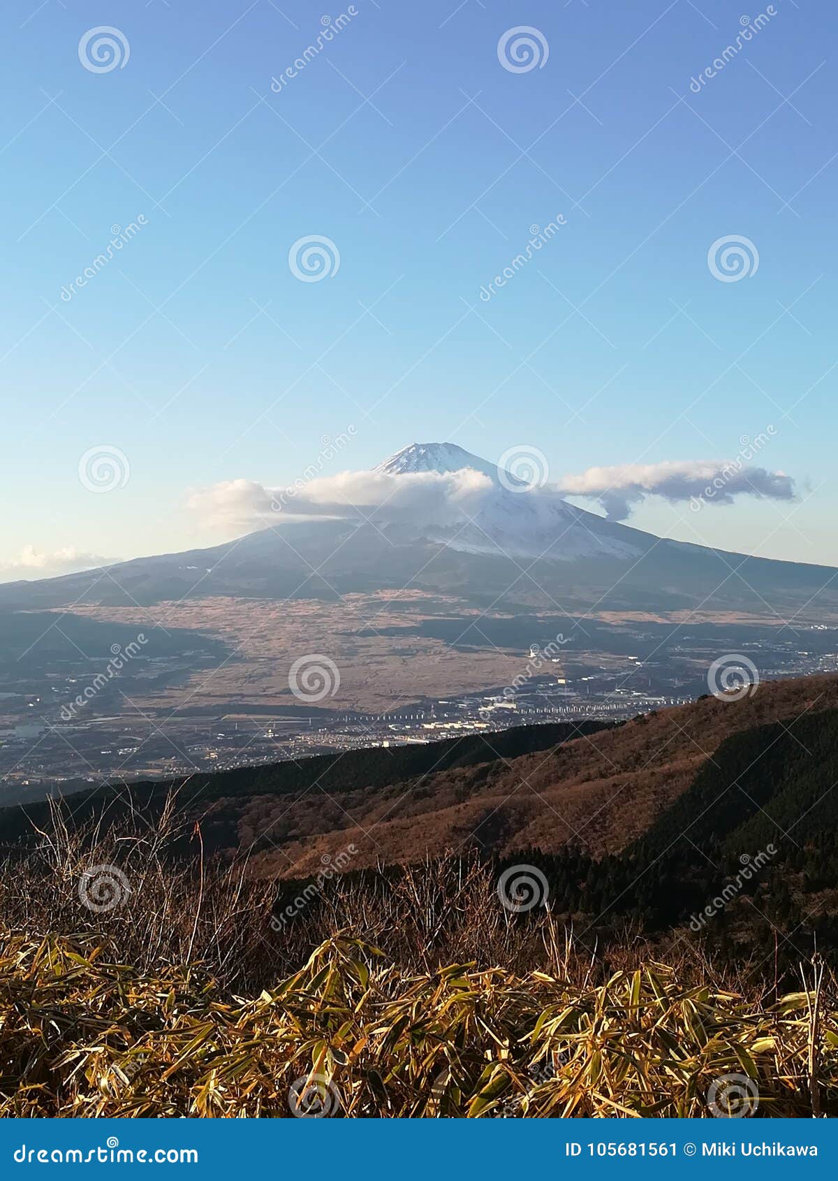Fujiyama stockbild. Bild von fujiyama, berg, wolke, himmel - 105681561