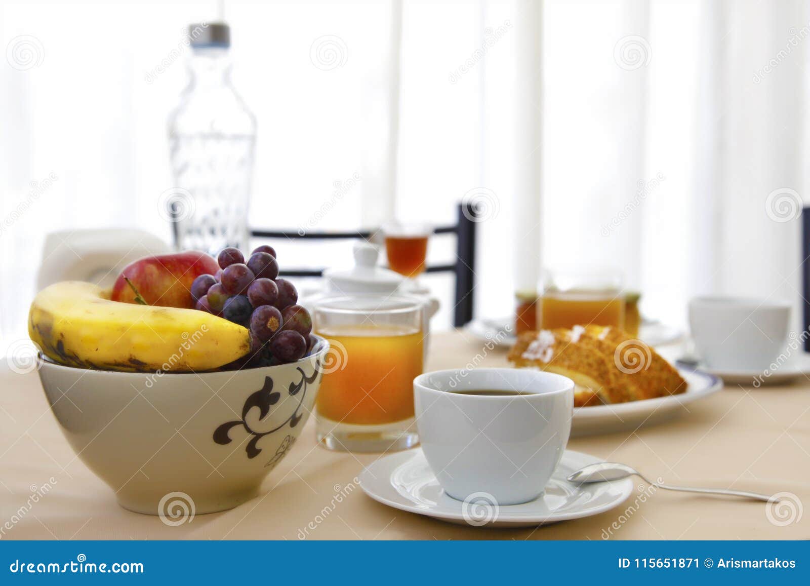 Full Breakfast Table in Hotel Stock Image - Image of breakfast, bowl ...