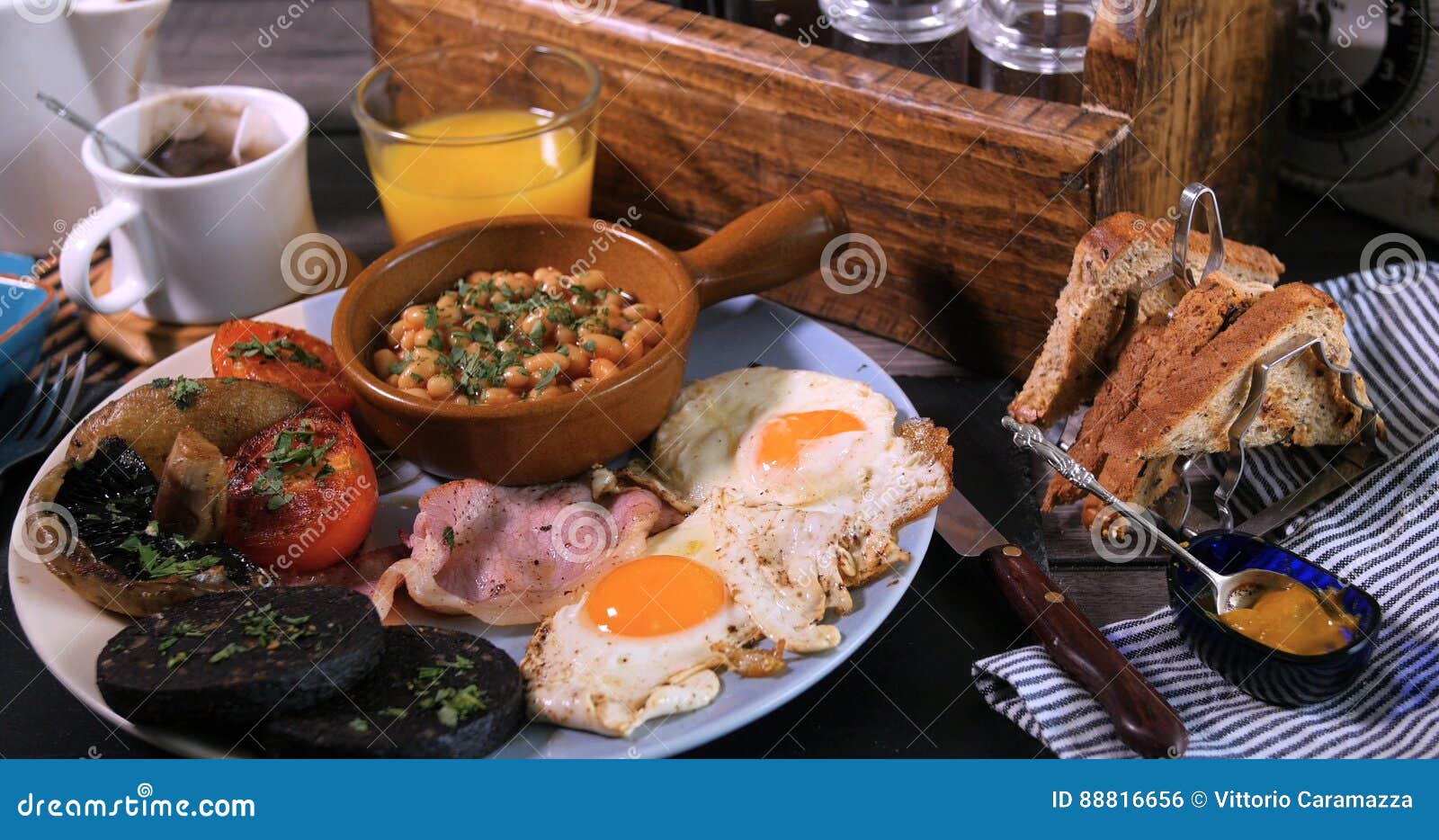 A Full Cooked English Breakfast Stock Photo - Image of cooked, full ...