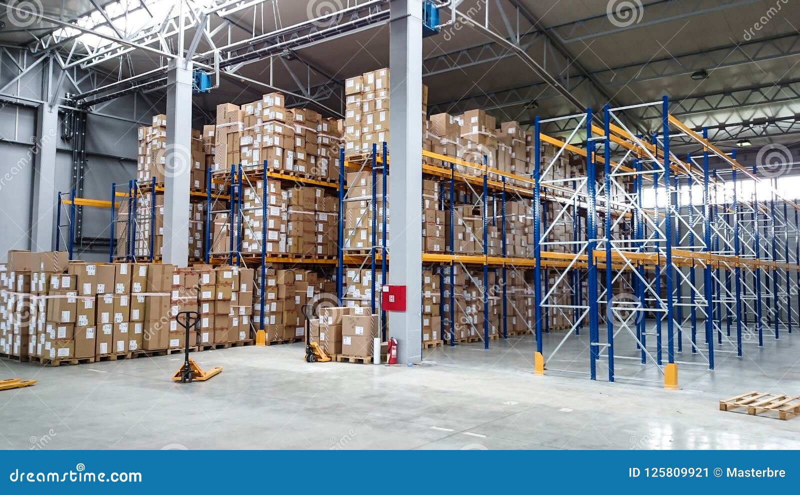 Warehouse pallet shelves stock image. Image of construction - 125809921