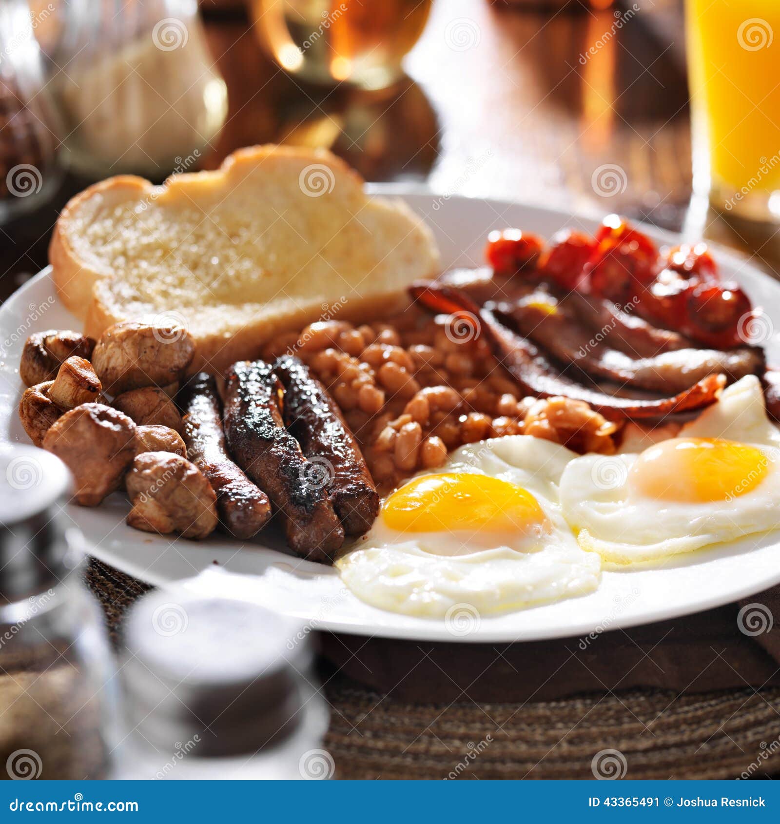 Full english breakfast stock image. Image of plate, mushrooms - 43365491