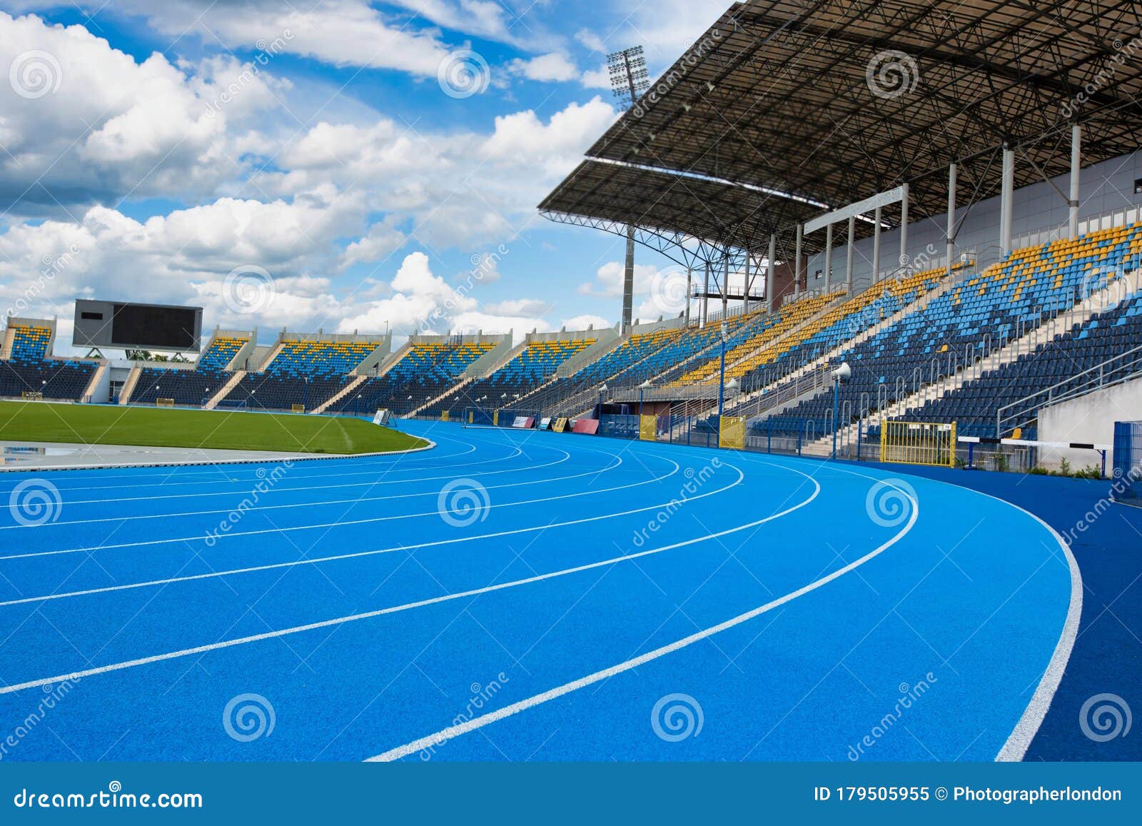 Full Length View Athlete Stadium Stock Image - Image of racing, track ...