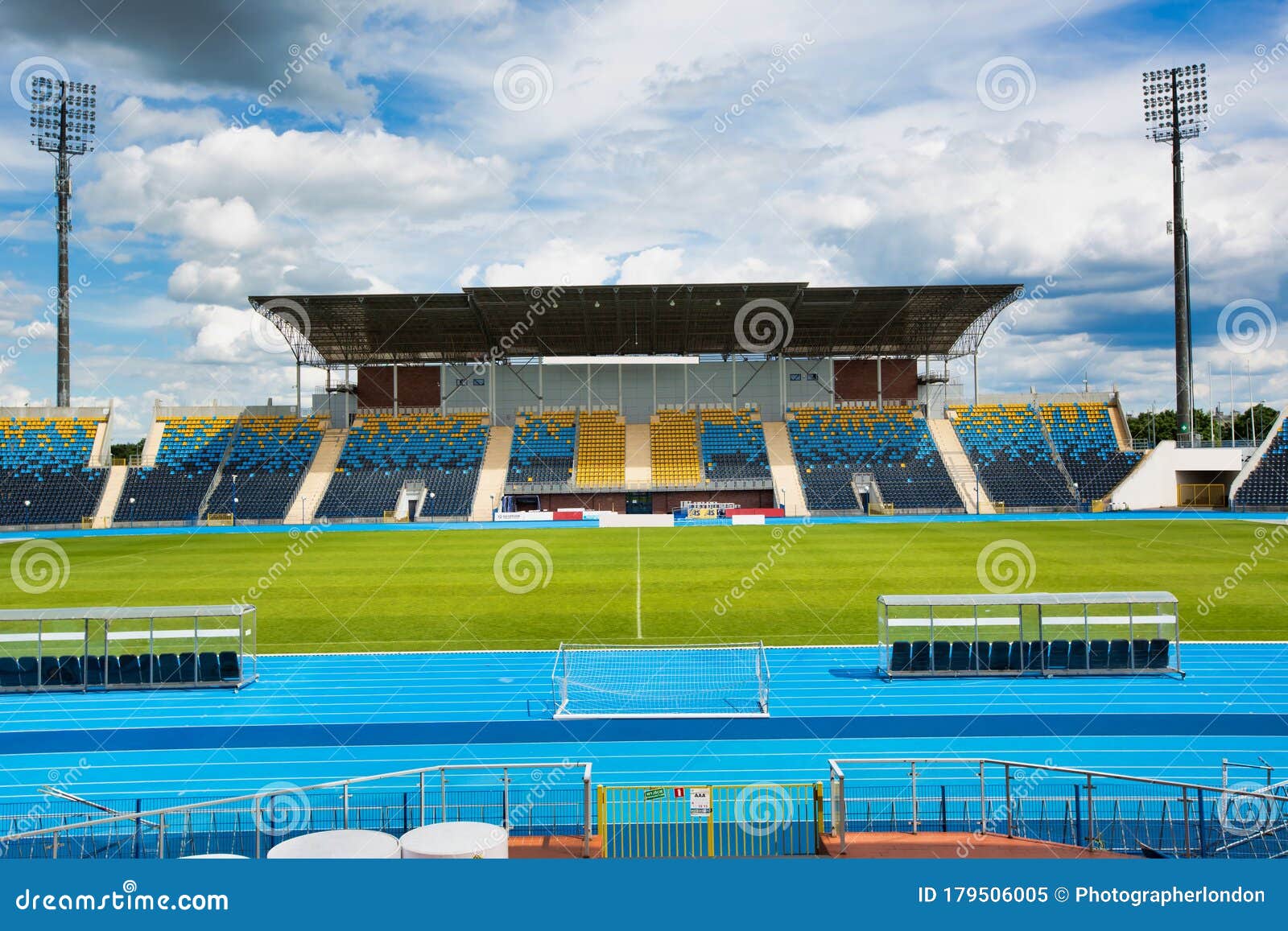 Full Length View Athlete Stadium Stock Image - Image of racing ...