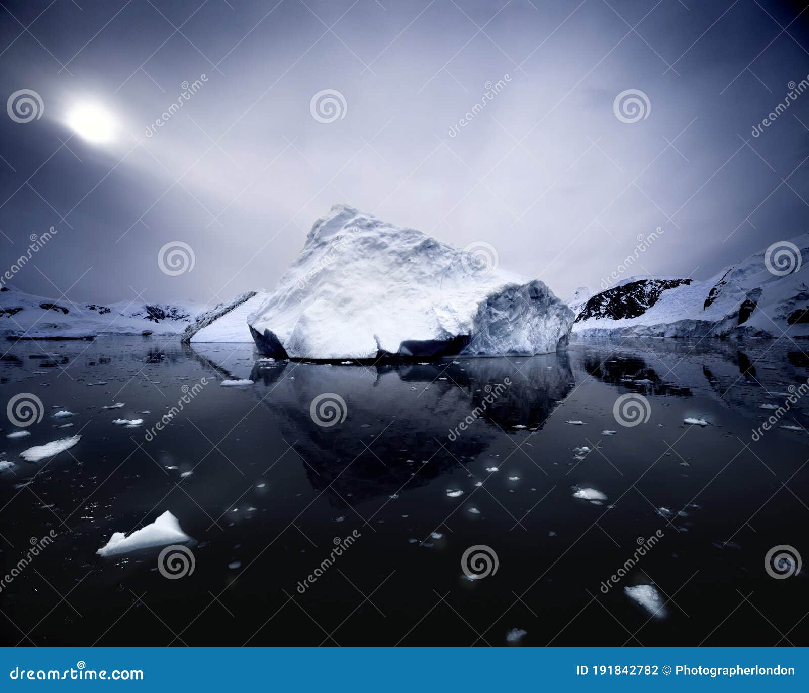 Full Length View of Iceberg Stock Photo - Image of outdoors, float ...