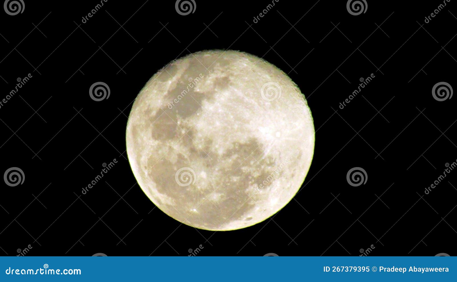 Full Moon in Canon SX 430 is Zoom Test Stock Image - Image of sx430 ...