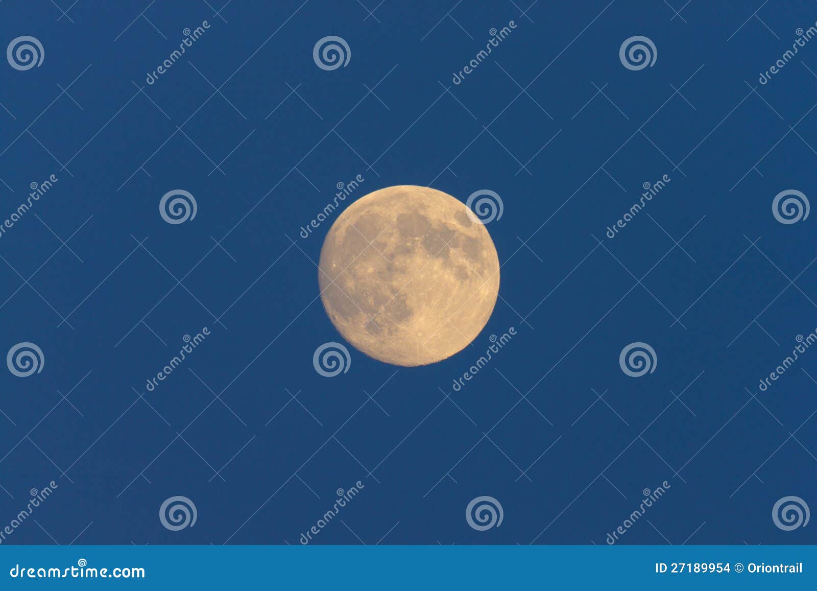 Full Moon in daylight sky stock photo. Image of light - 27189954