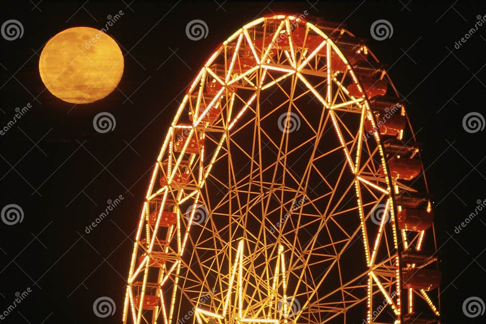 Full Moon Over Ferris Wheel Stock Image - Image of culture, everyday ...