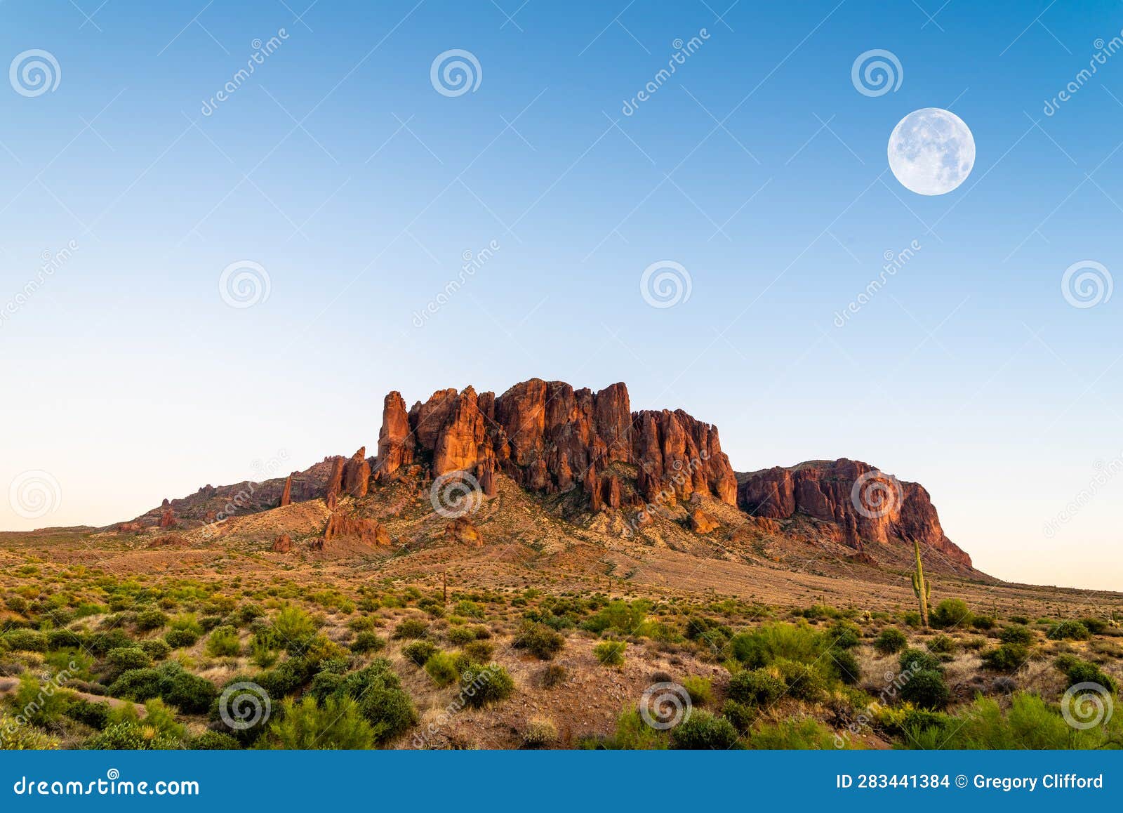 Full Moon Rises Over Superstition Mountain Stock Photo - Image of peak ...