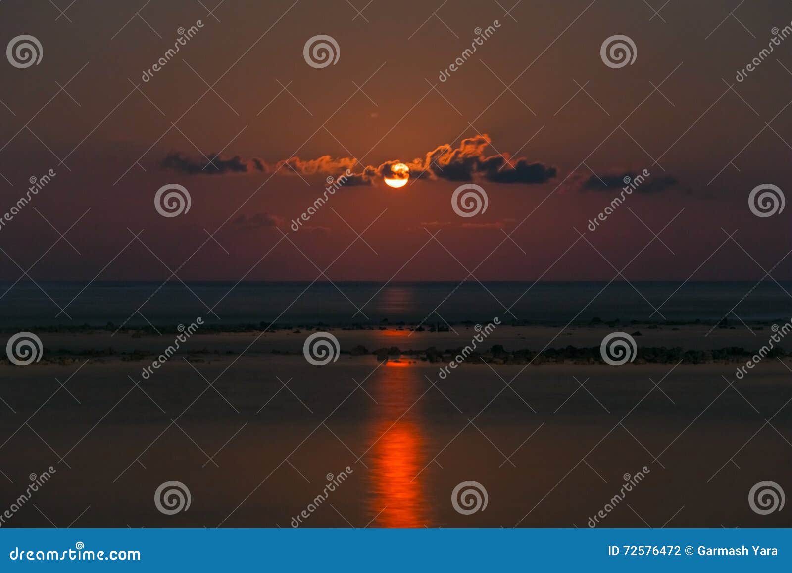Full Red Moon with Reflection Stock Photo - Image of phases, cloud ...