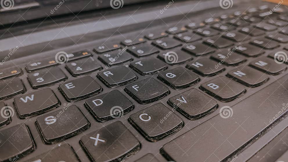 This Full-sized Keyboard is a Versatile Tool for Both Work and Play ...