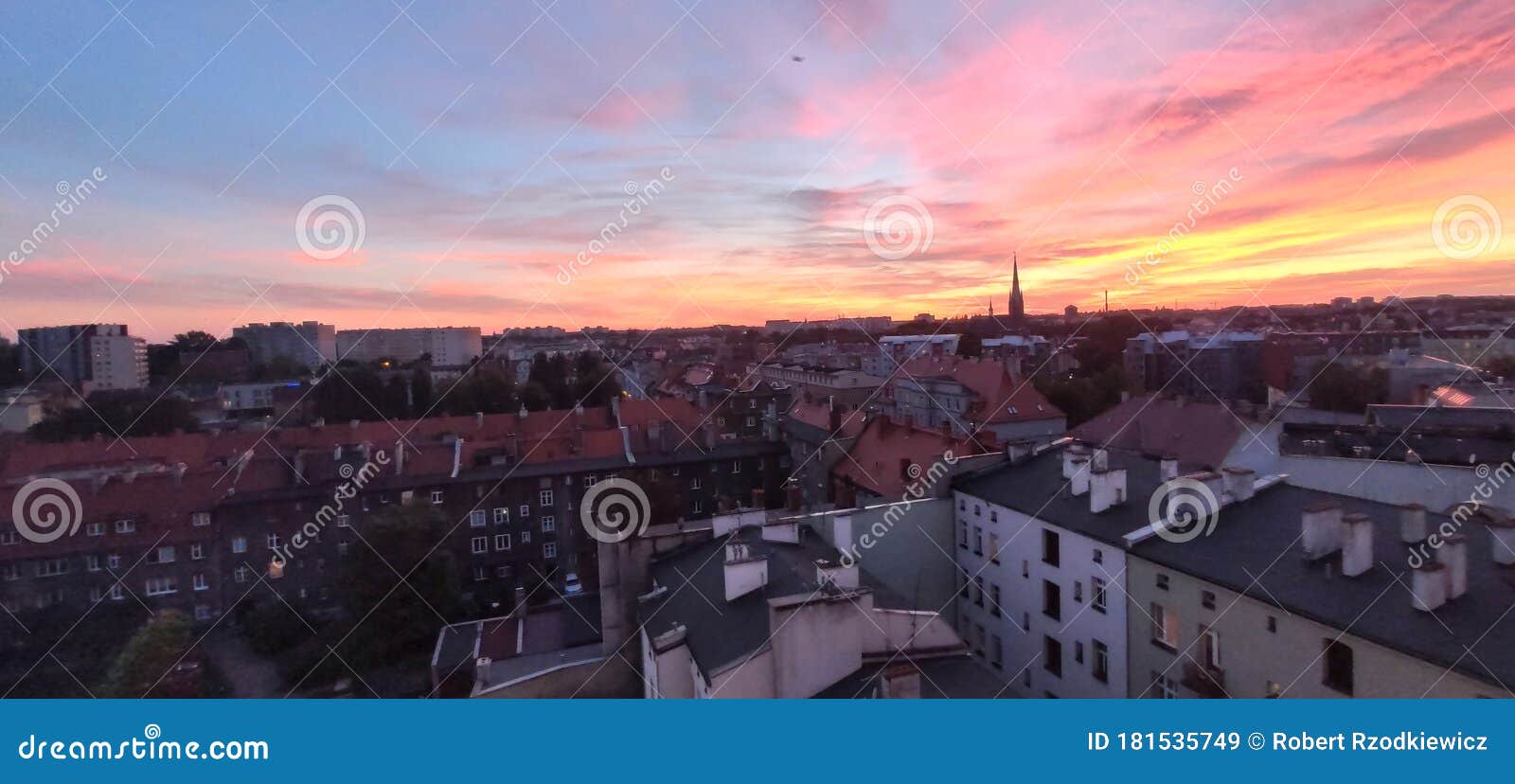 Full view of city stock image. Image of horizon, dawn - 181535749