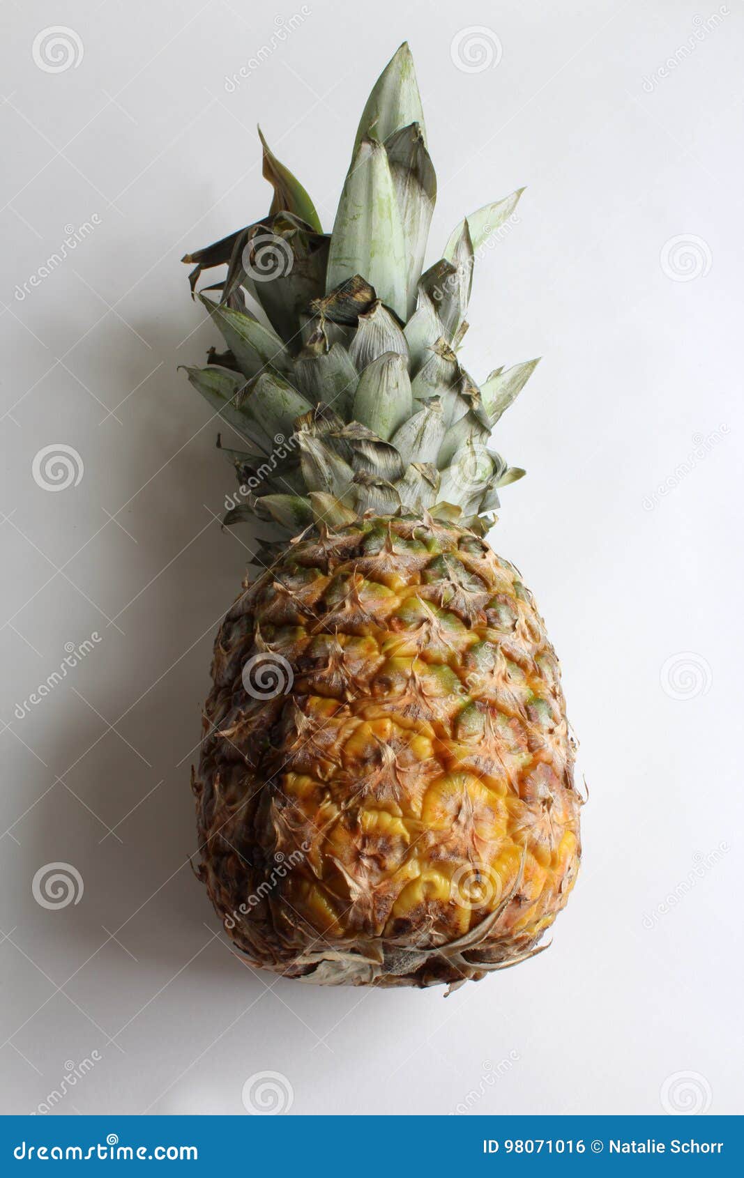 Full View of Ripe Pineapple Stock Photo - Image of ripe, food: 98071016