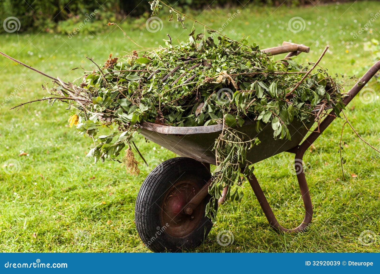 Full wheelbarrow stock image. Image of finished, action - 32920039