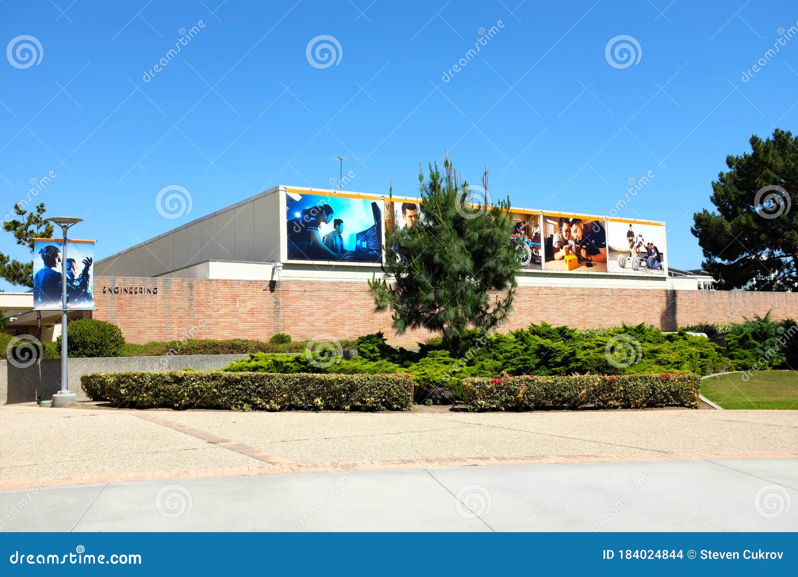 FULLERTON CALIFORNIA - 22 MAY 2020: Engineering Building on the Campus ...