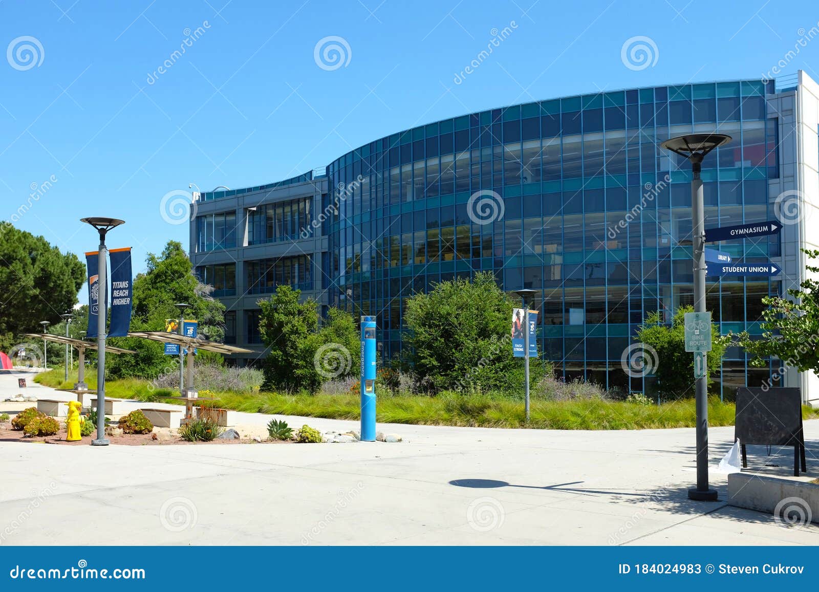FULLERTON CALIFORNIA - 22 MAY 2020: Pollack Library on the Campus of ...