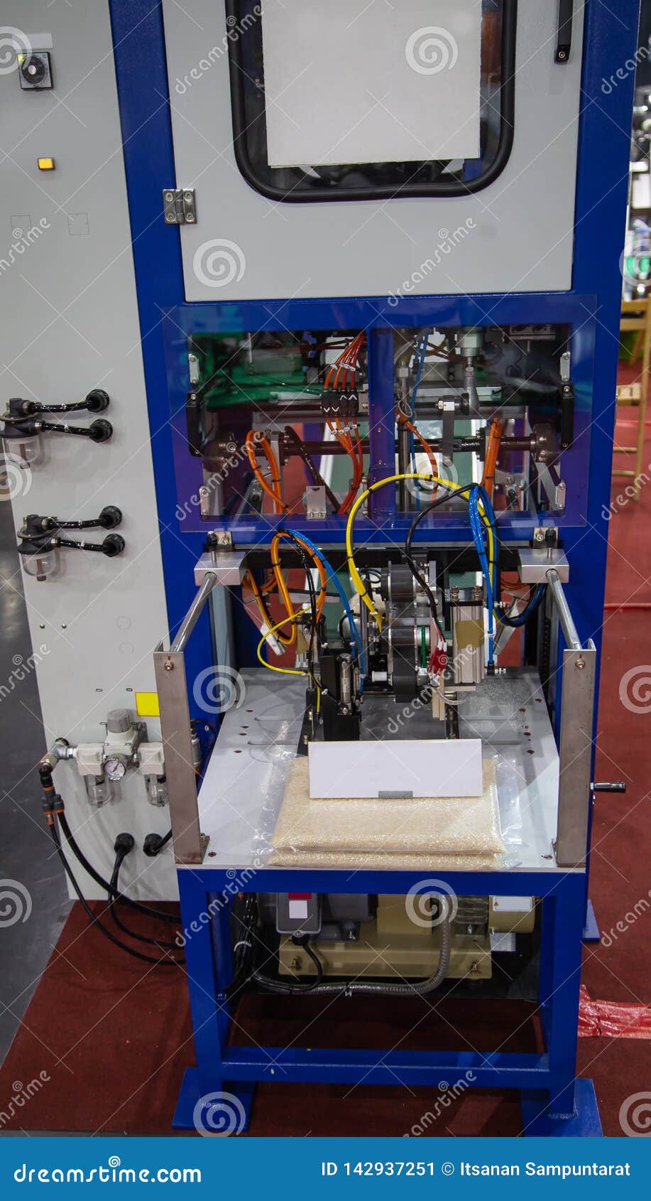 Fully Automatic Packing Machine Stock Image - Image of packing, control ...