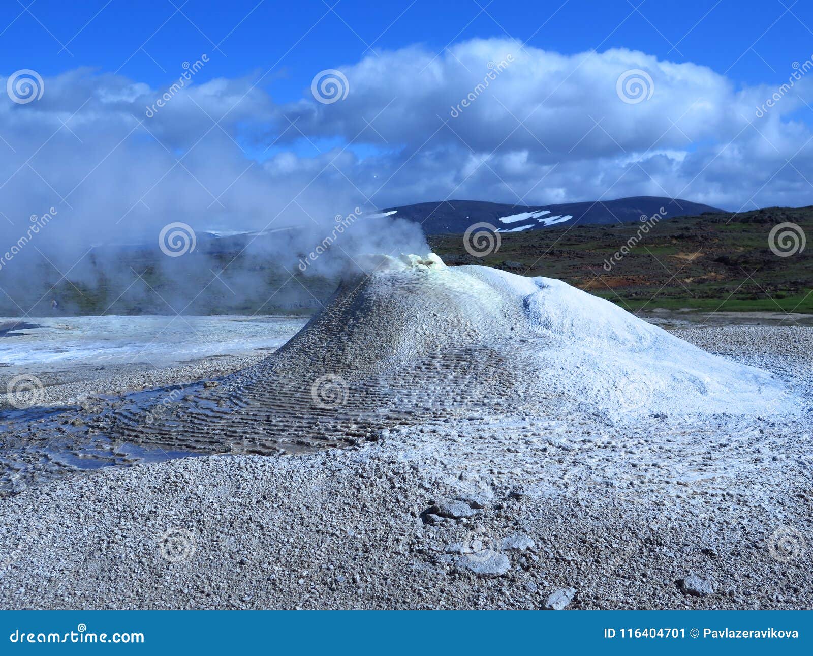 Fumarola Di Fumo Hveravellir - in Islanda Immagine Stock - Immagine di ...