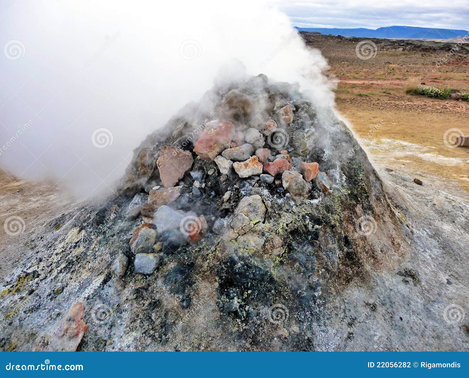 Fumarola Geotermica Dell'Islanda Fotografia Stock - Immagine di sterile ...