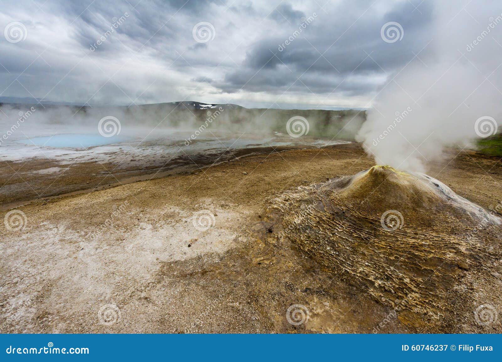 Fumarole imagen de archivo. Imagen de tierra, campo, fumarola - 60746237