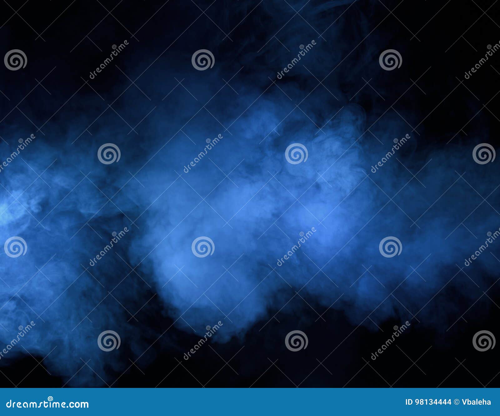 Fumo blu astratto fotografia stock. Immagine di isolato - 98134444