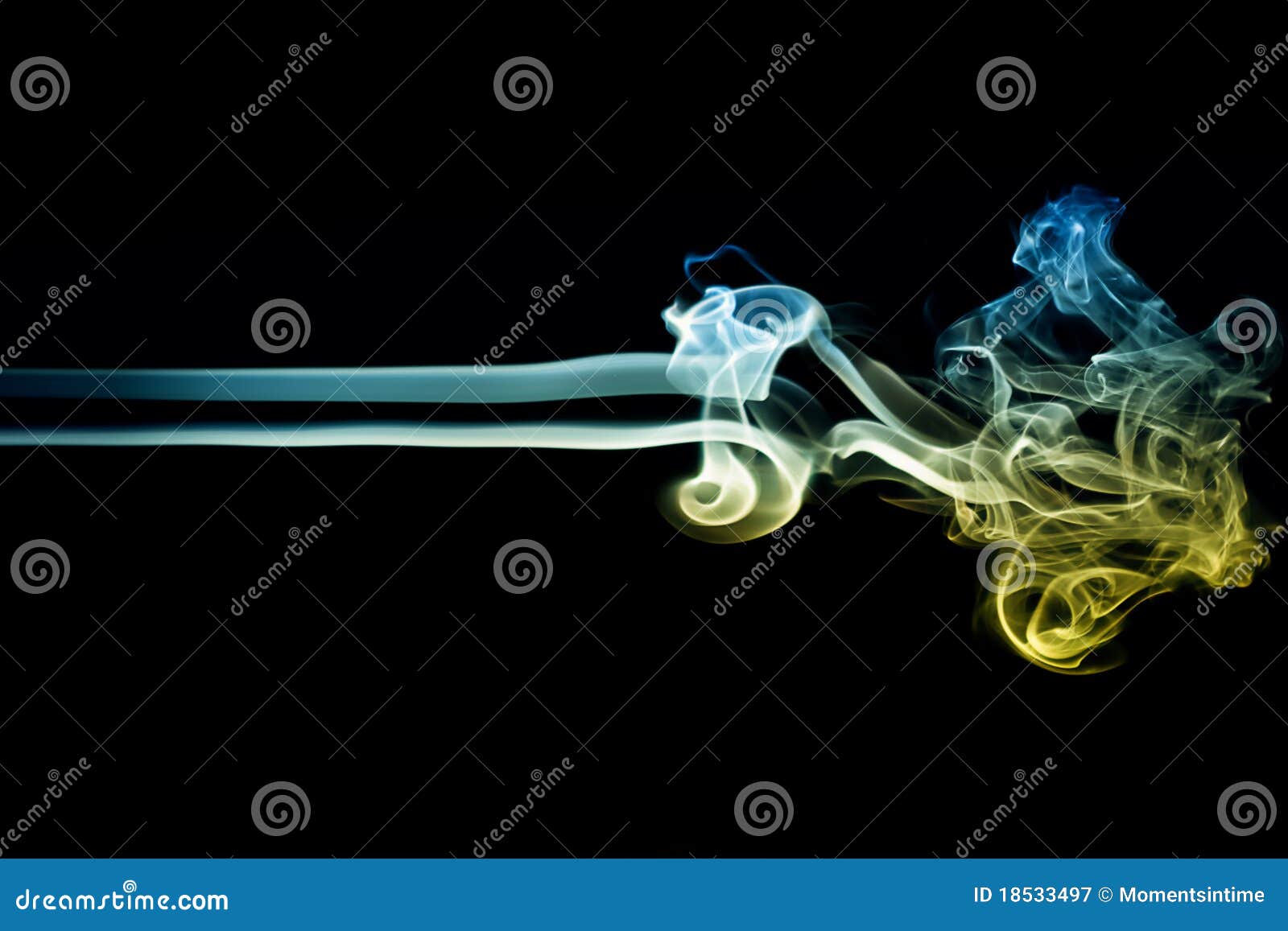 Fumo colorato sul nero 6 immagine stock. Immagine di mistico - 18533497