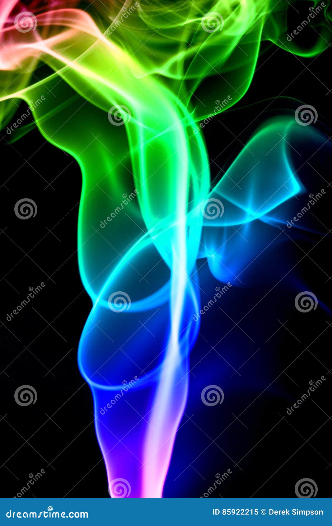 Fumo Multicolore Isolato Su Un Fondo Nero Immagine Stock - Immagine di ...