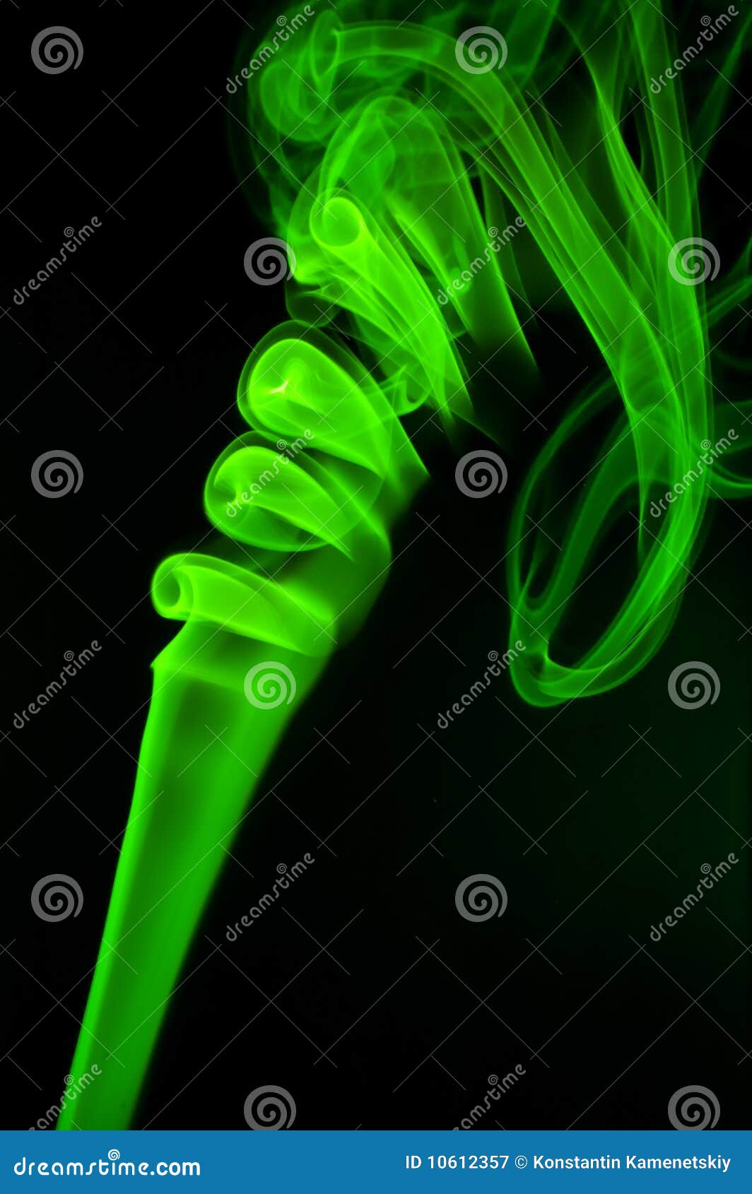 Fumo verde astratto immagine stock. Immagine di descrittivo - 10612357