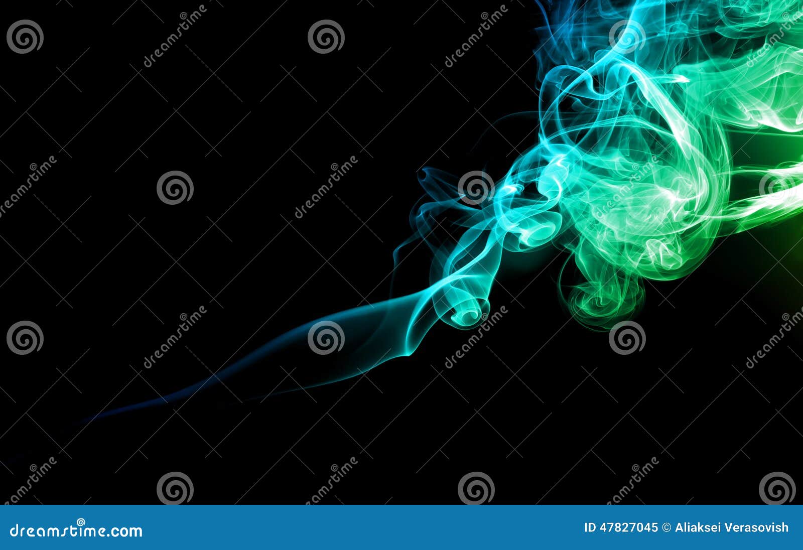 Fumo Verde E Azul Na Obscuridade Imagem de Stock - Imagem de aroma ...