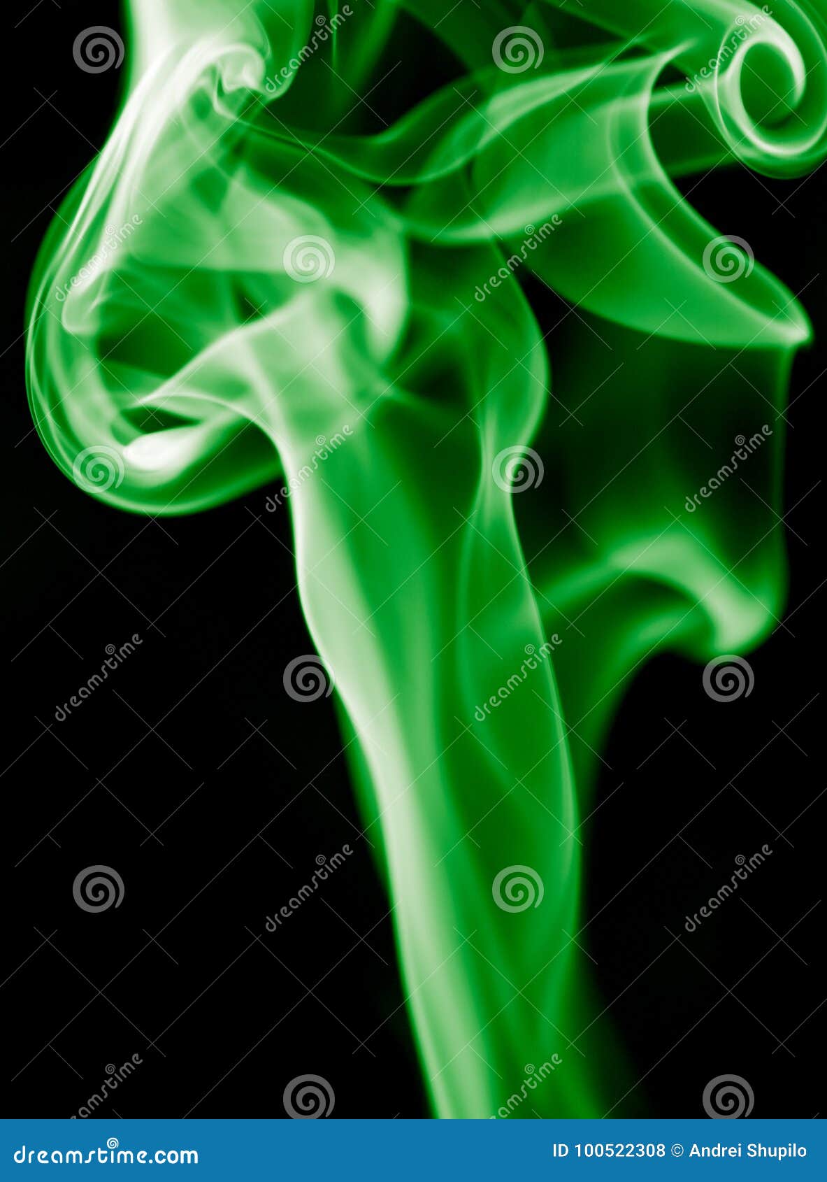 Fumo verde no fundo preto foto de stock. Imagem de artes - 100522308
